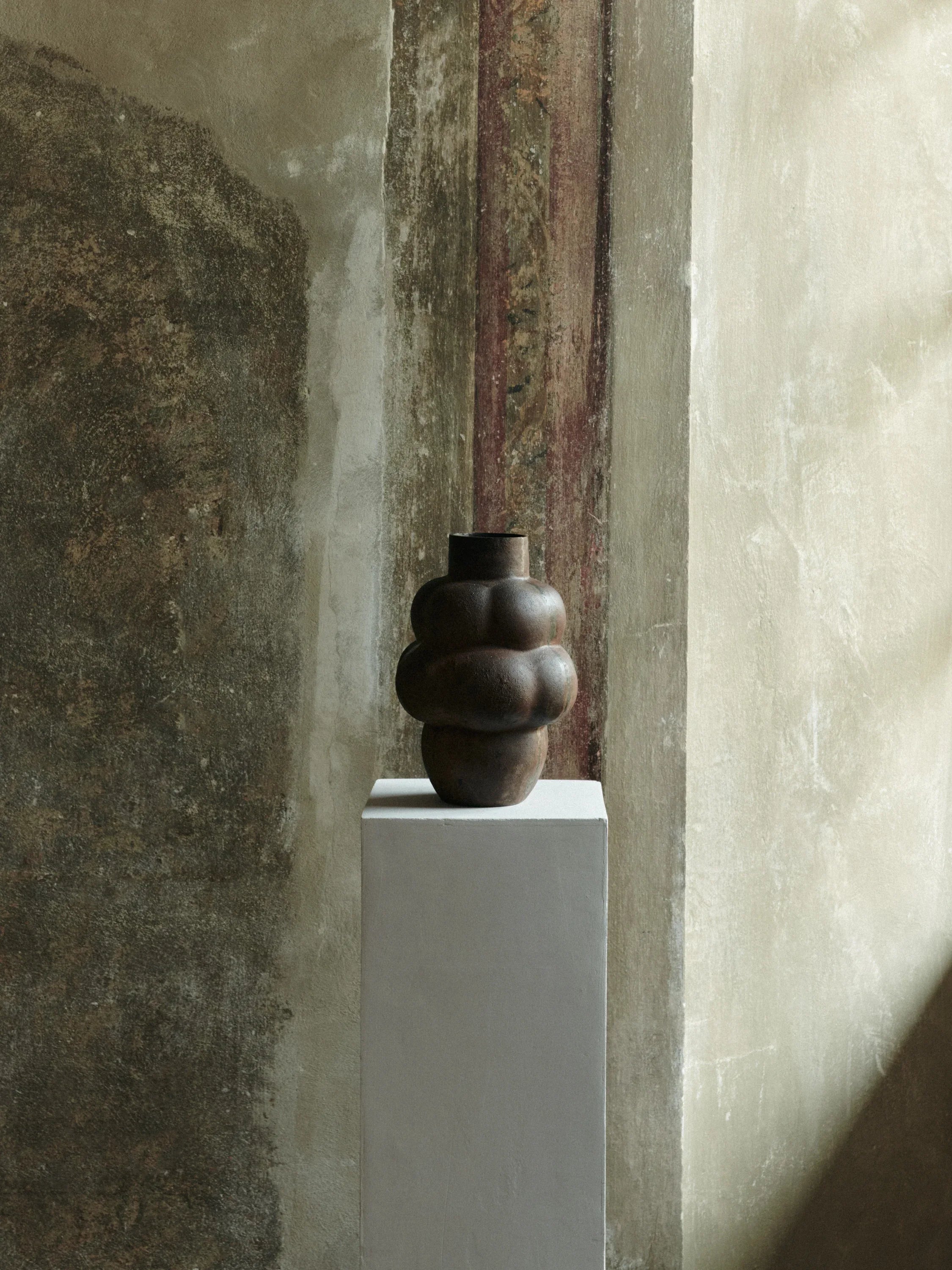 THE ROE STUDIO BALLOON OBJECT 005 – LOUISE ROE