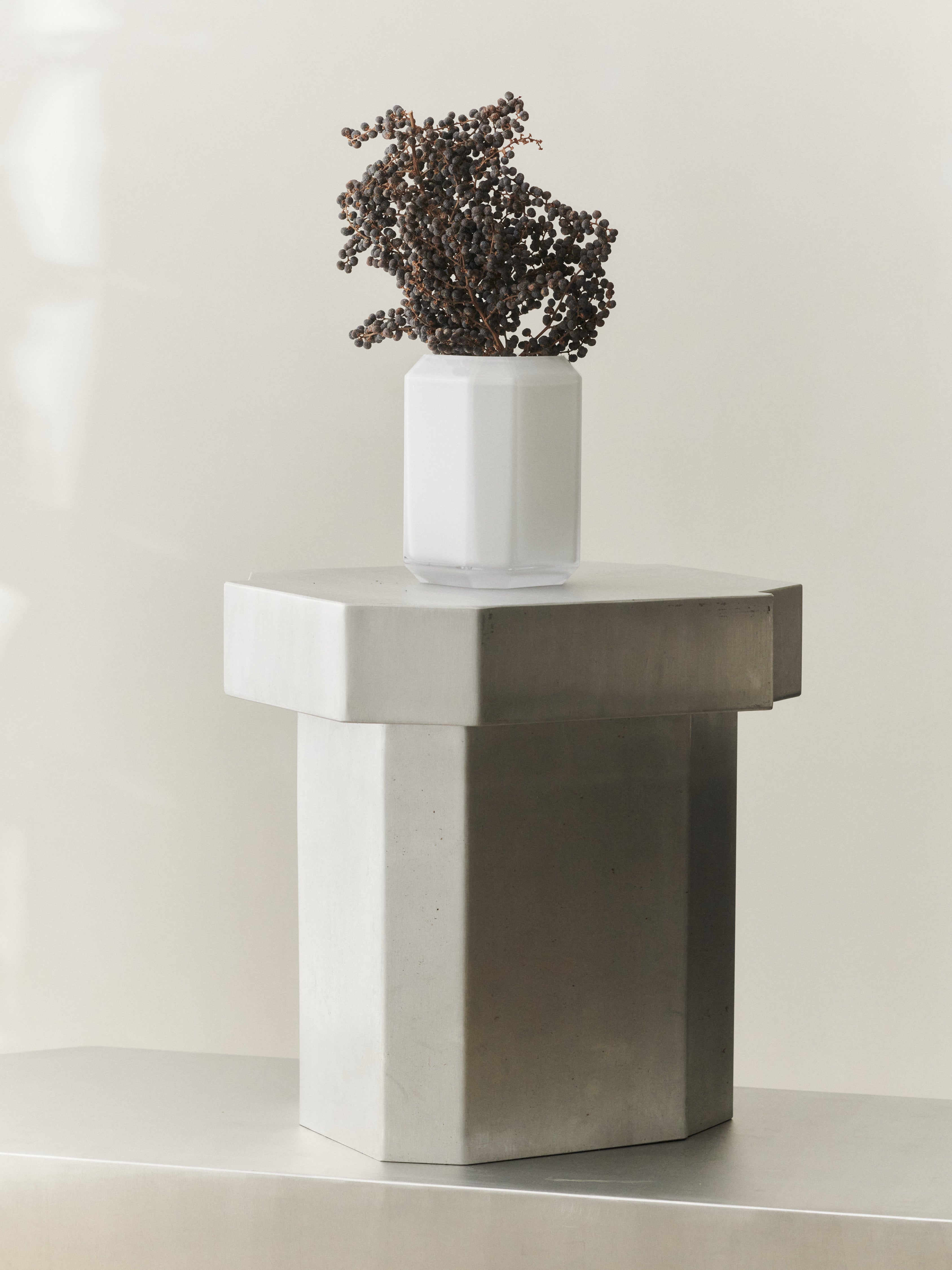 JEWEL VASE MEDIUM – LOUISE ROE
